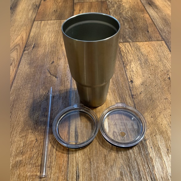 Yeti | Dining | Yeti Tumbler With 2 Lid Types | Poshmark